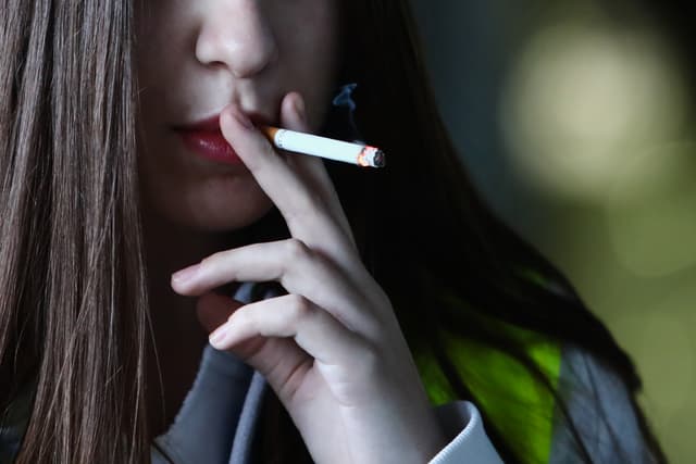 New Zealand to drop world’s first ‘generational’ smoking ban | The ...